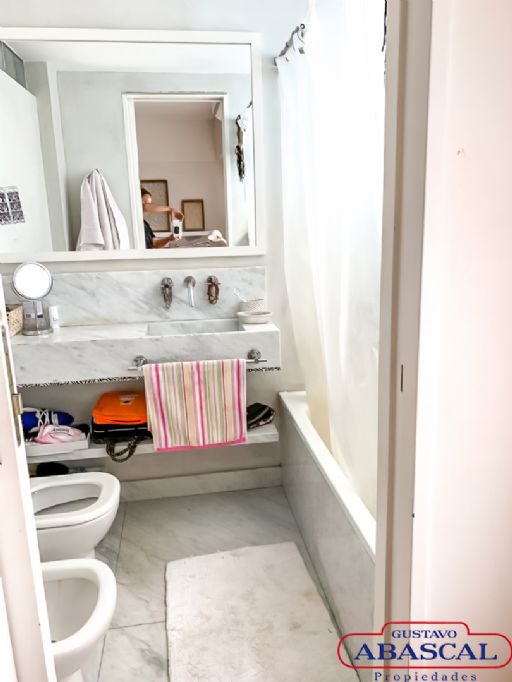 Gustavo Abascal Propiedades