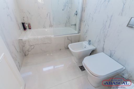 Gustavo Abascal Propiedades