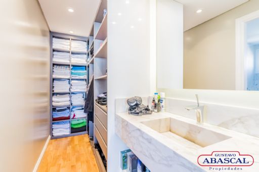 Gustavo Abascal Propiedades