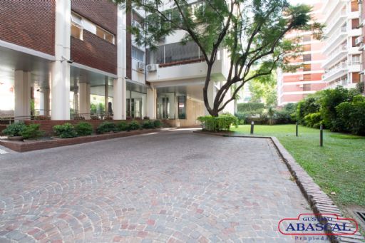 Gustavo Abascal Propiedades