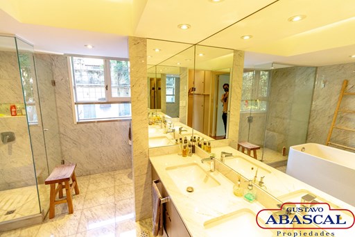 Gustavo Abascal Propiedades