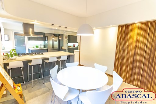 Gustavo Abascal Propiedades