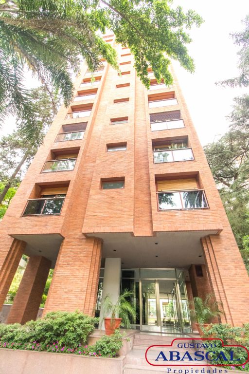 Gustavo Abascal Propiedades